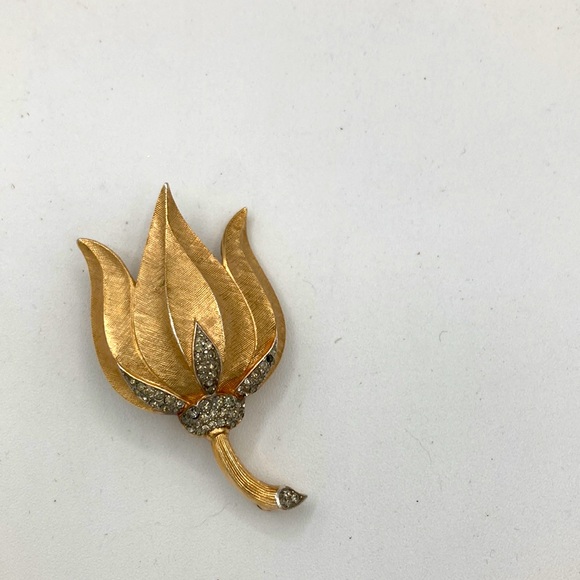 Trifari | Jewelry | Vintage Trifari Tulip Brooch | Poshmark